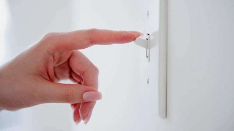 How To Tell If A Light Switch Is Bad? 7 Ways